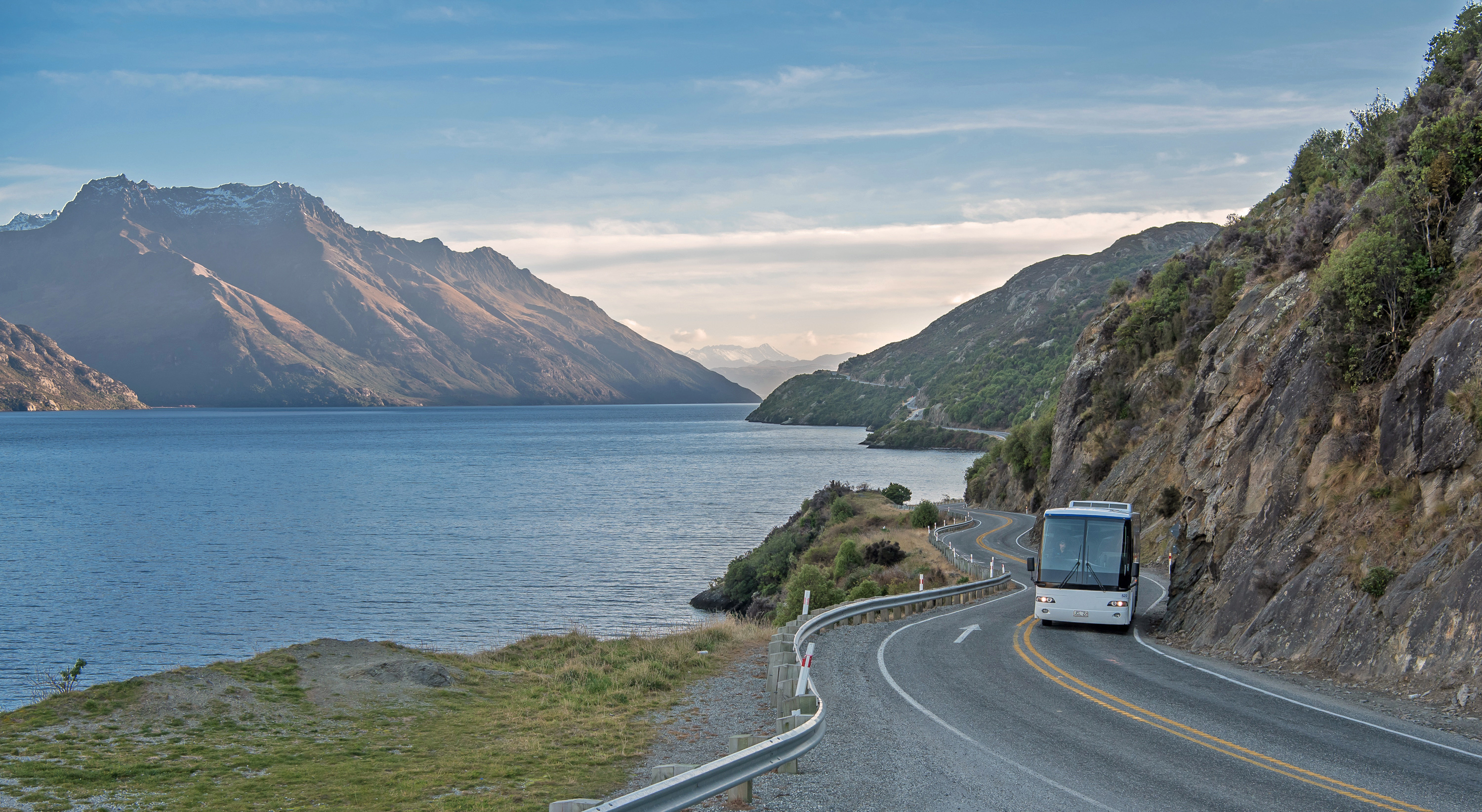 Backpacker Bus New Zealand - Cheap bus travel, New Zealand Bus Pass info