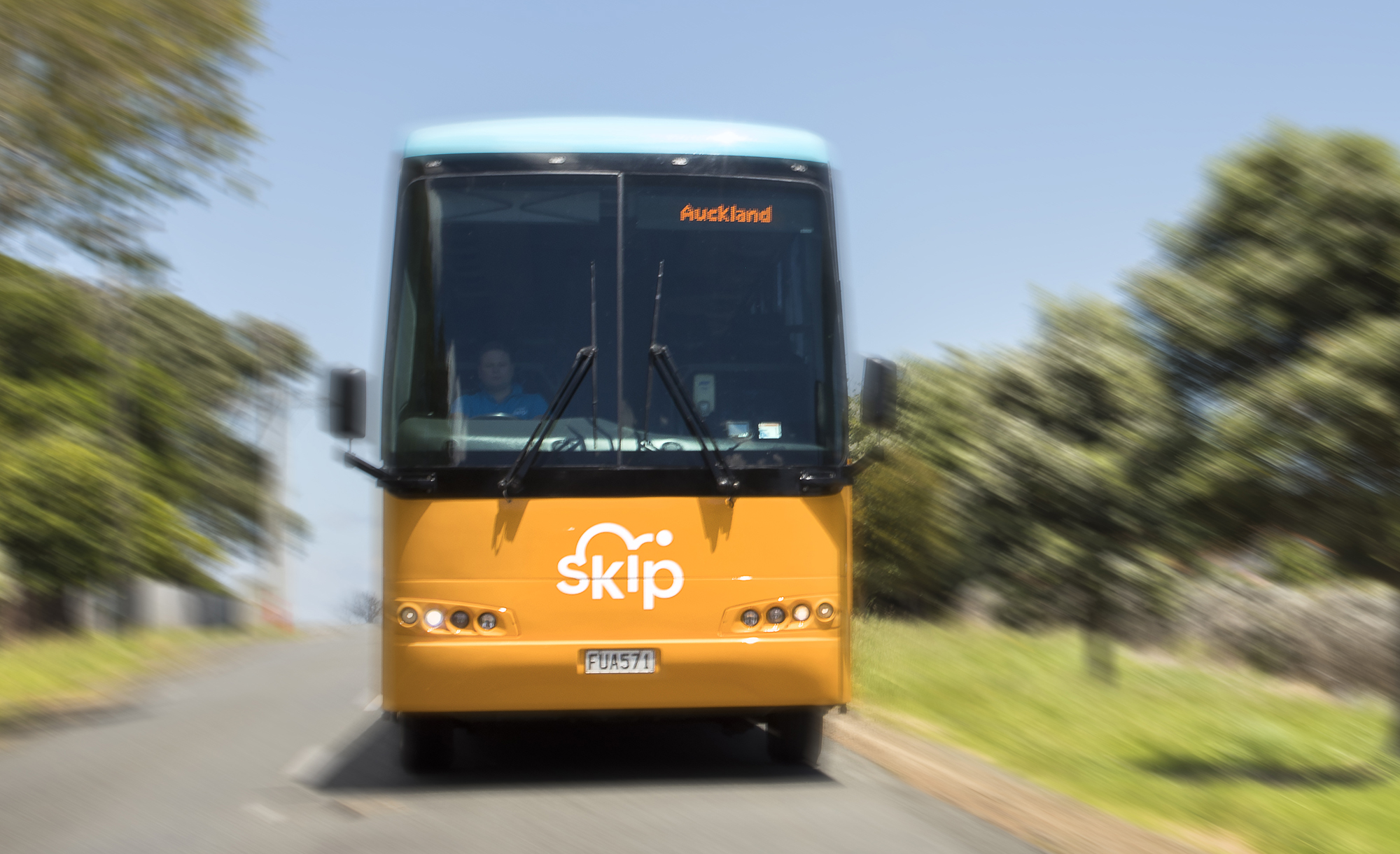 Backpacker Bus New Zealand - Cheap bus travel, New Zealand Bus Pass info